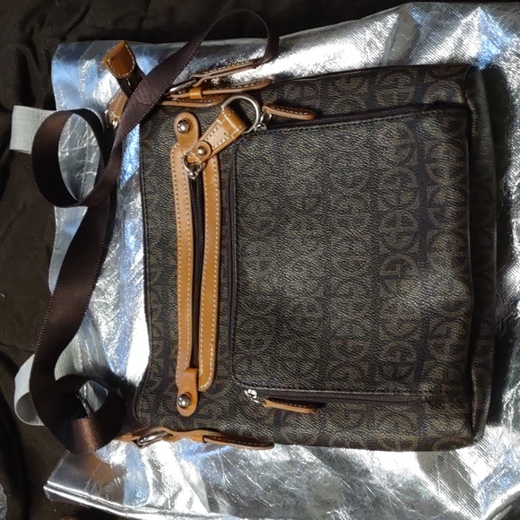 Gianni Bini | Bags | Beautiful Giani Bernini Cross Body Brown Bag ...